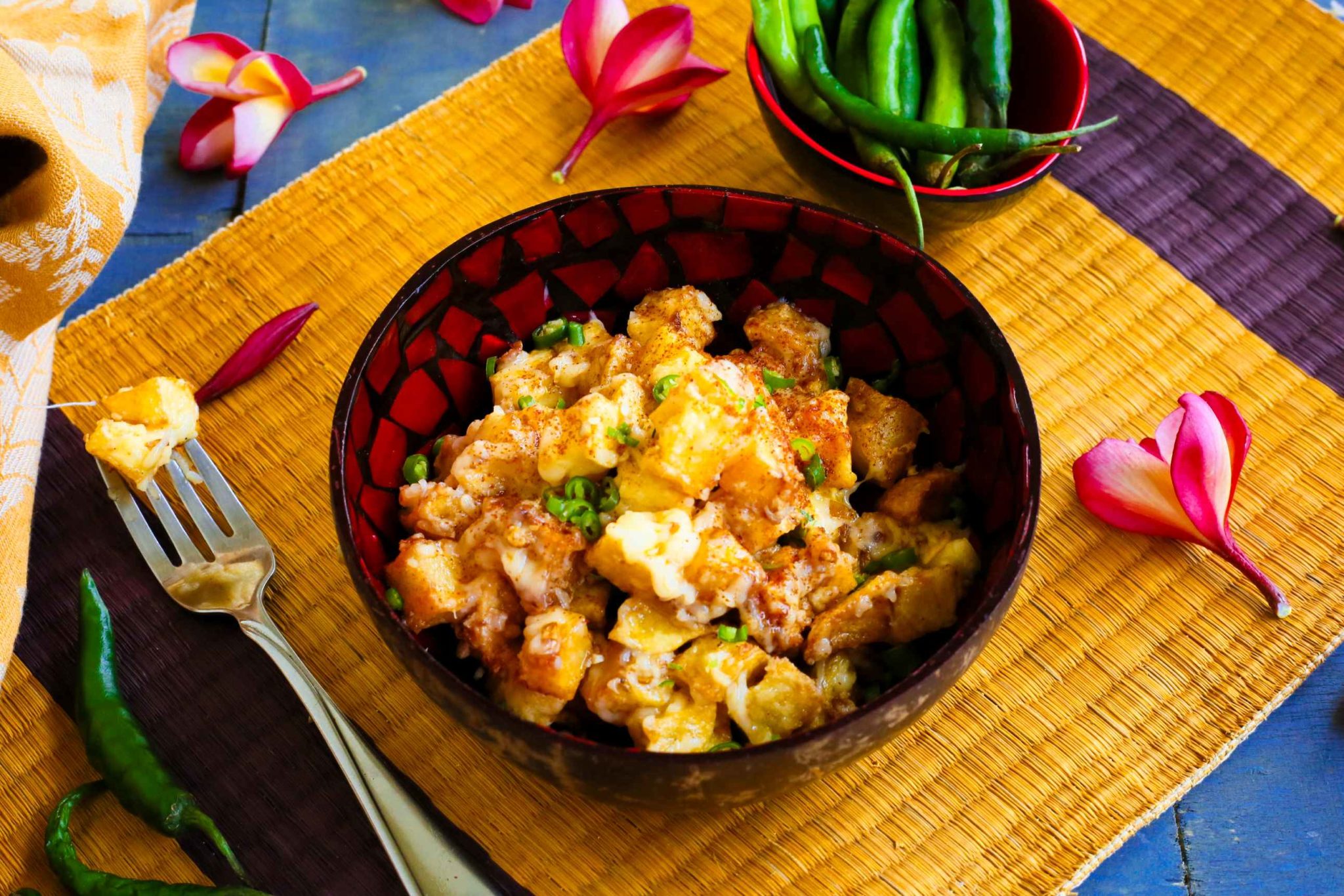 Garlicky Chili Cheese Potatoes | ThePepperCook